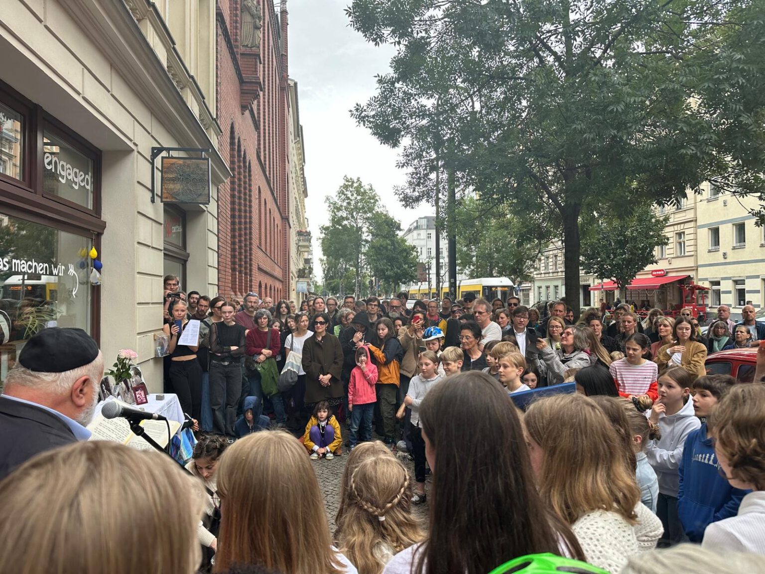 Stolpersteinlegung für Familie Brauer – Thomas-Mann-Grundschule